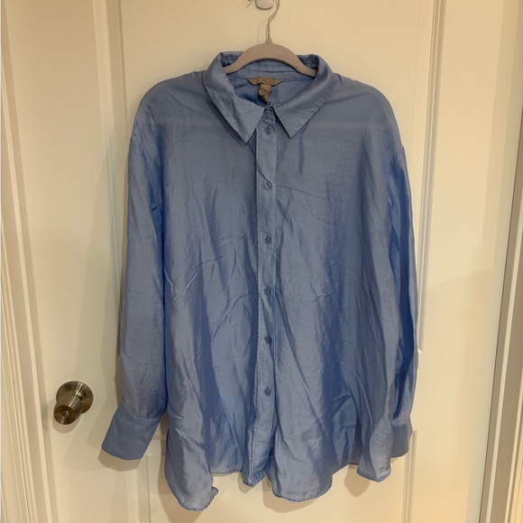 H&M | Tops | Light Blue Botton Down | Poshmark